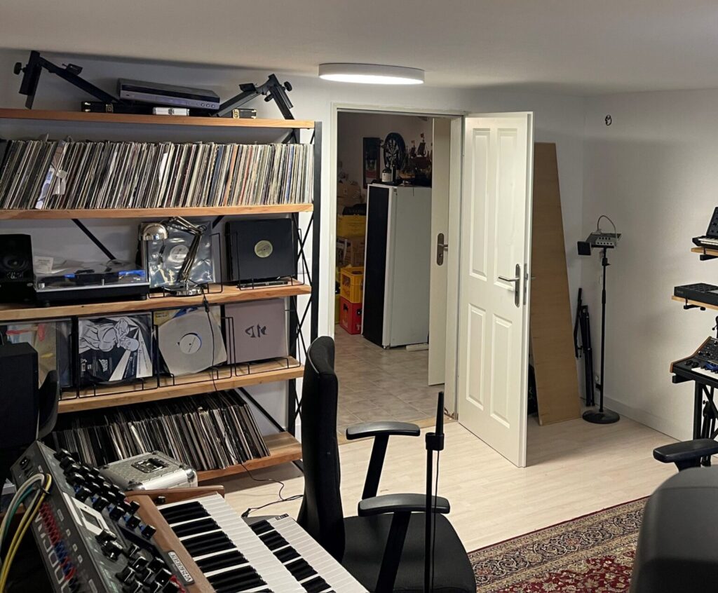 Perfect Studio Room Acoustics for AKA AKA – HOFA-Akustik