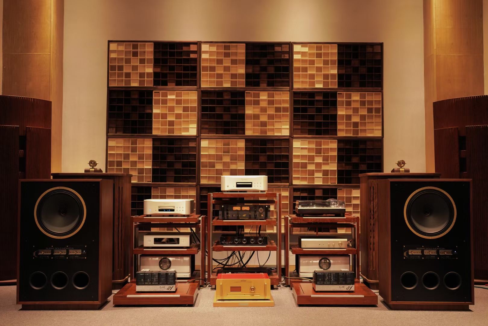 Solutions Hi-Fi – HOFA-Akustik